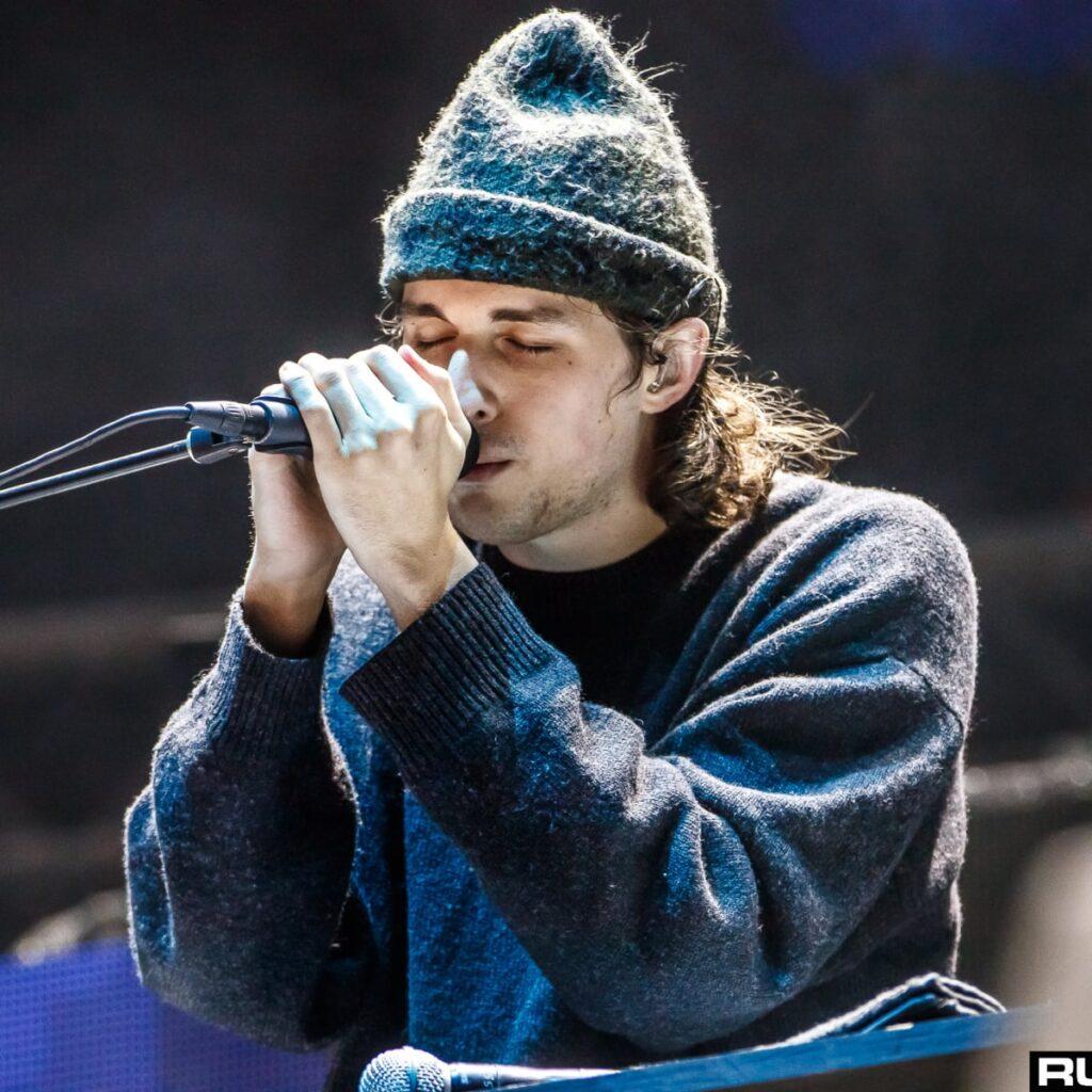 Porter Robinson Paints the Hollywood Bowl with a Smile: A Night to ...