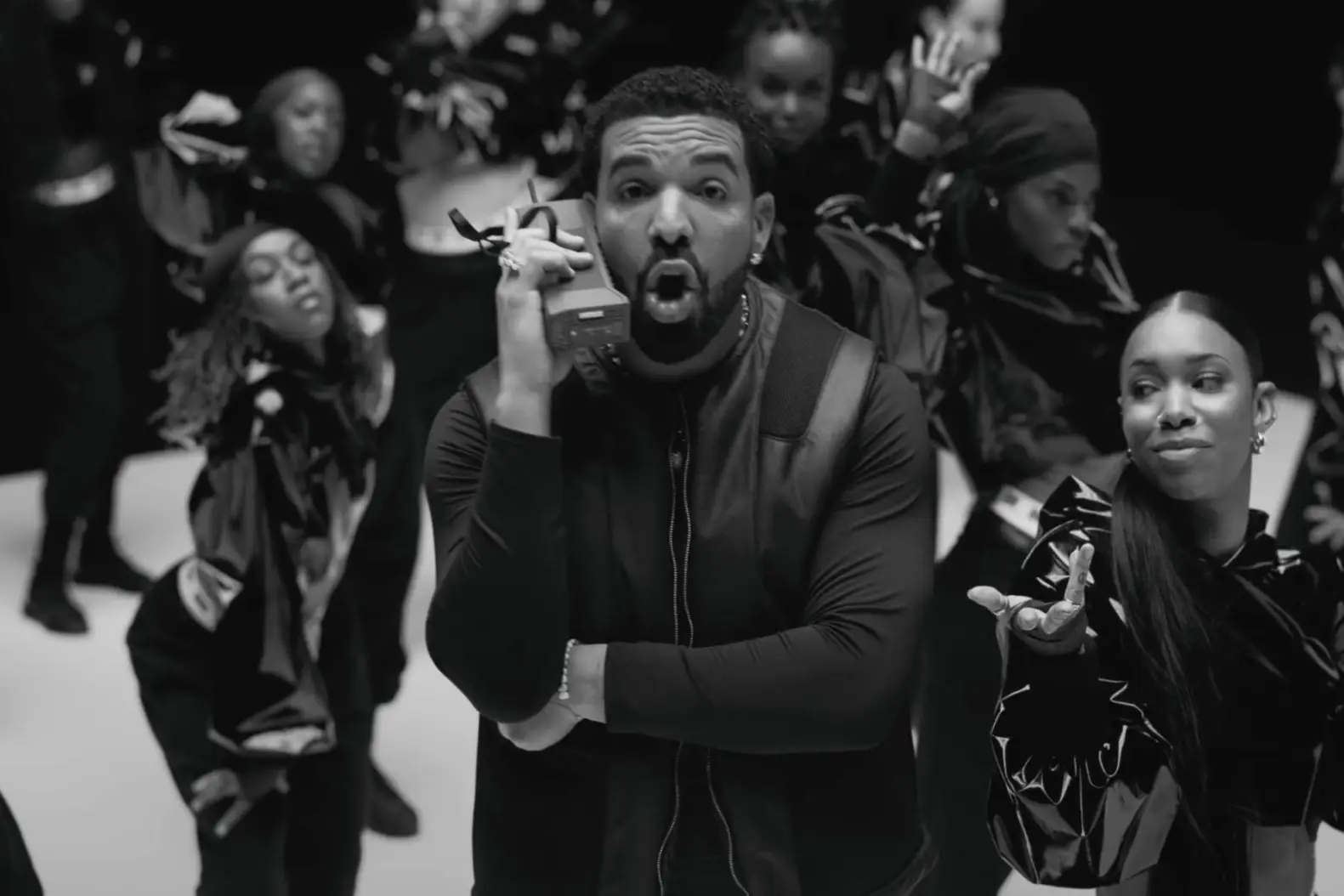 "Drake Throws It Back to the ’90s With Booty-Bouncin’ Nostalgia in ...